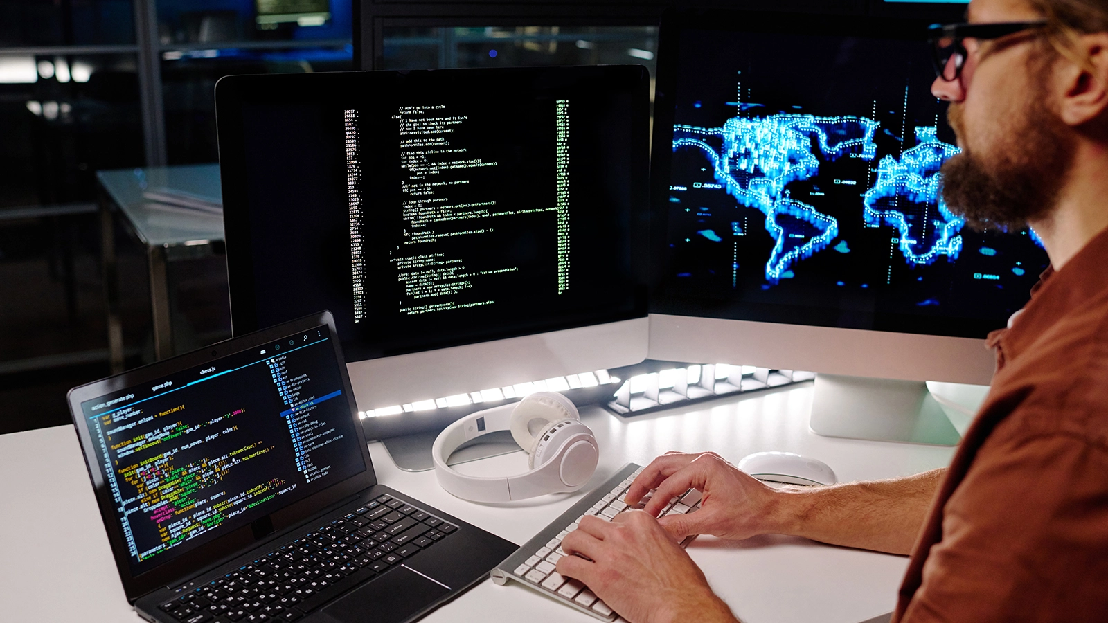 DevOps Nedir? Yazılım Geliştirme Sürecinde DevOps’un Önemi - IQLAB